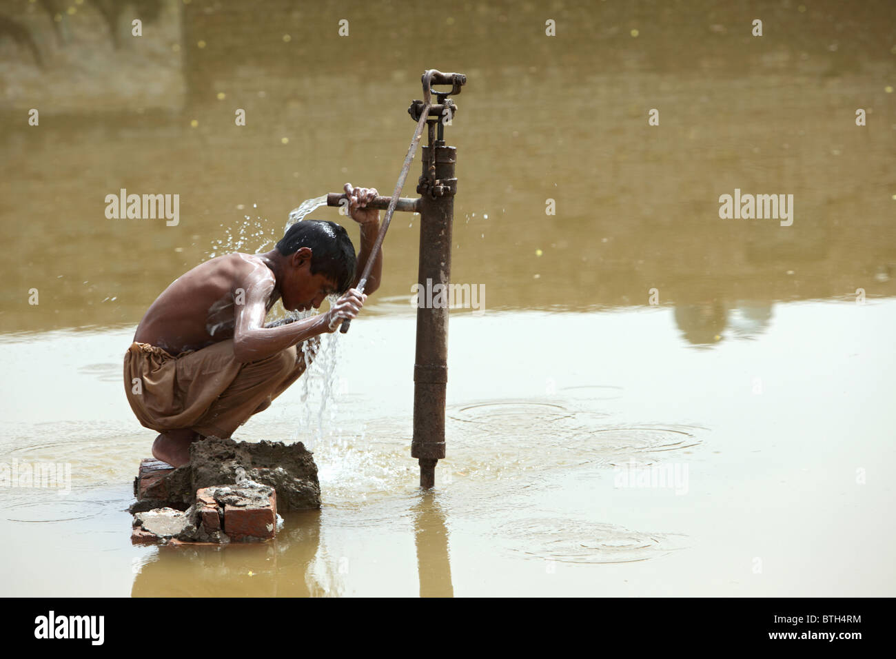 Flood pump hi-res stock photography and images - Alamy