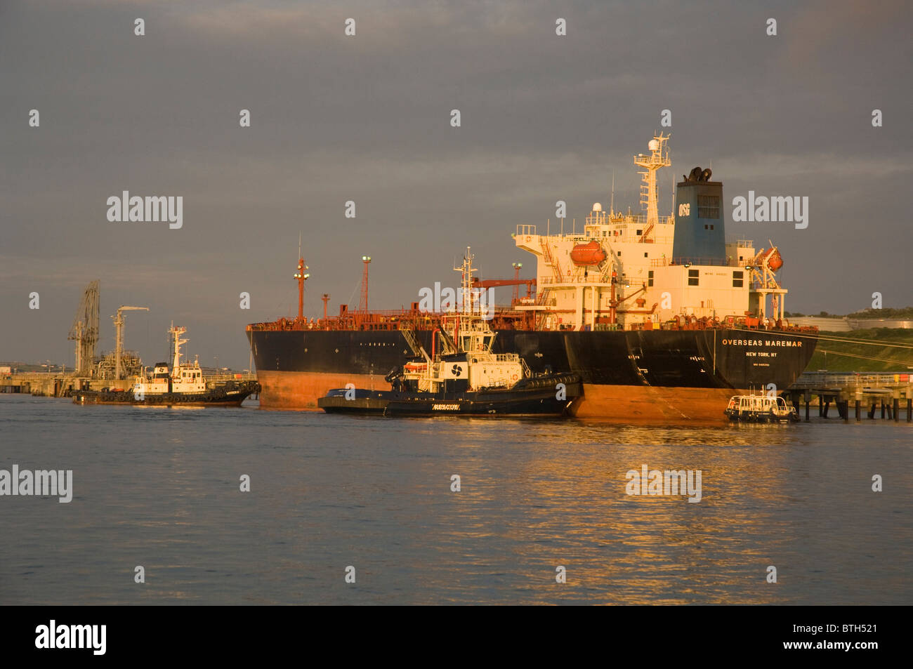 Oil Marine Jetty Stock Photos & Oil Marine Jetty Stock Images - Alamy