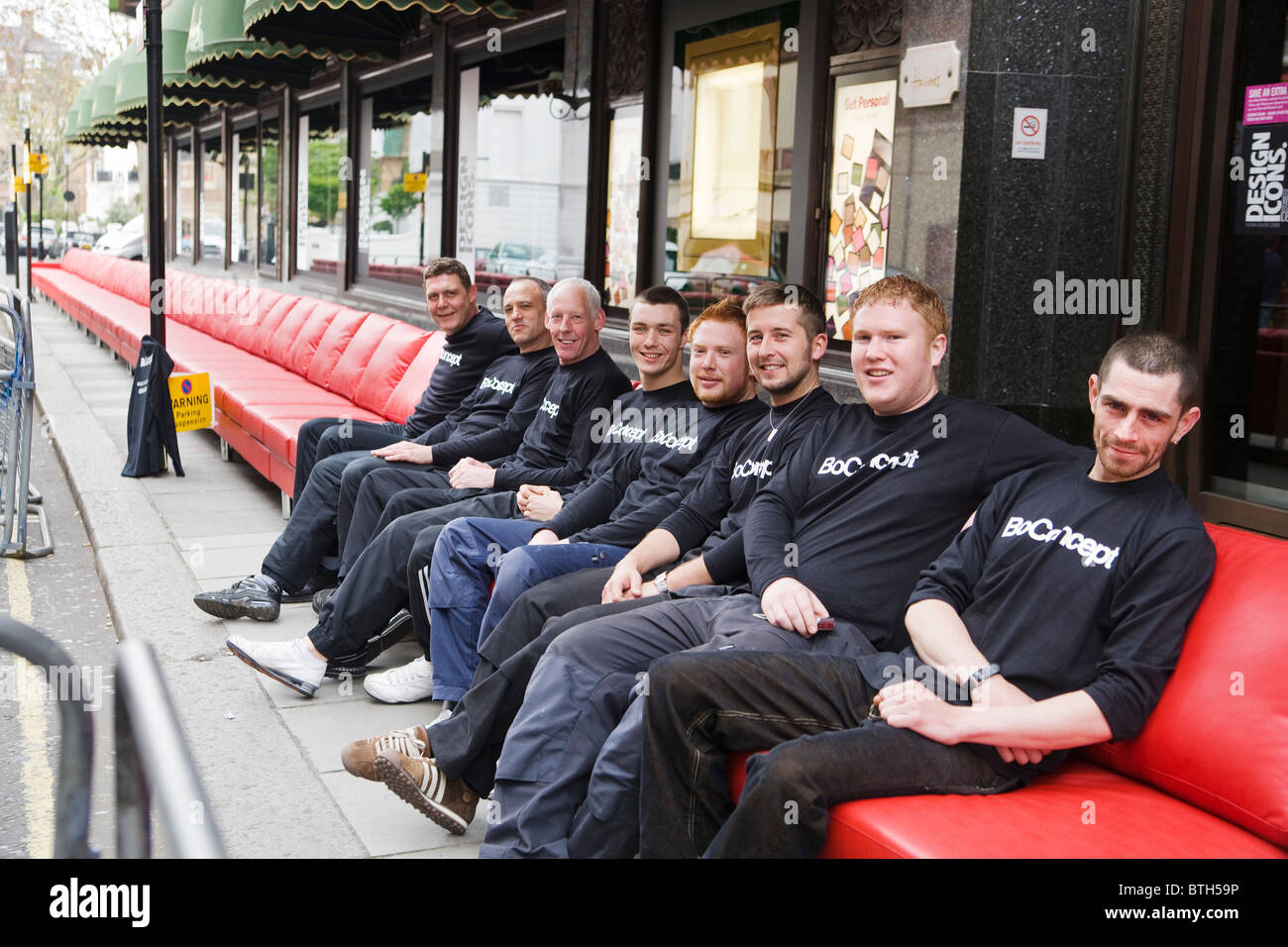 World's longest sofa - Harrods Stock Photo - Alamy
