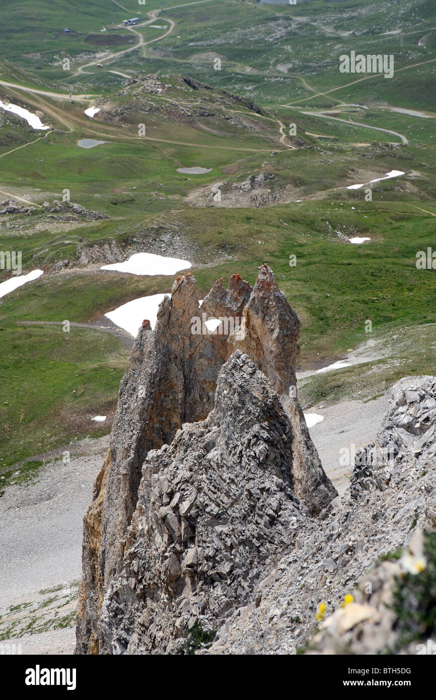 Mountain views and trails near the Aguille Percee - Eye of the Needle ...