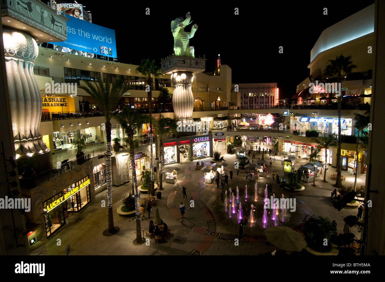 Hollywood Highland Center High Resolution Stock Photography and Images ...