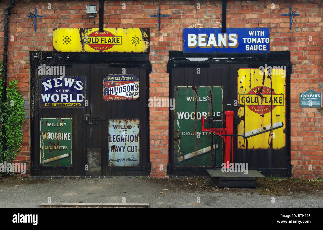 Old adverts hi-res stock photography and images - Alamy
