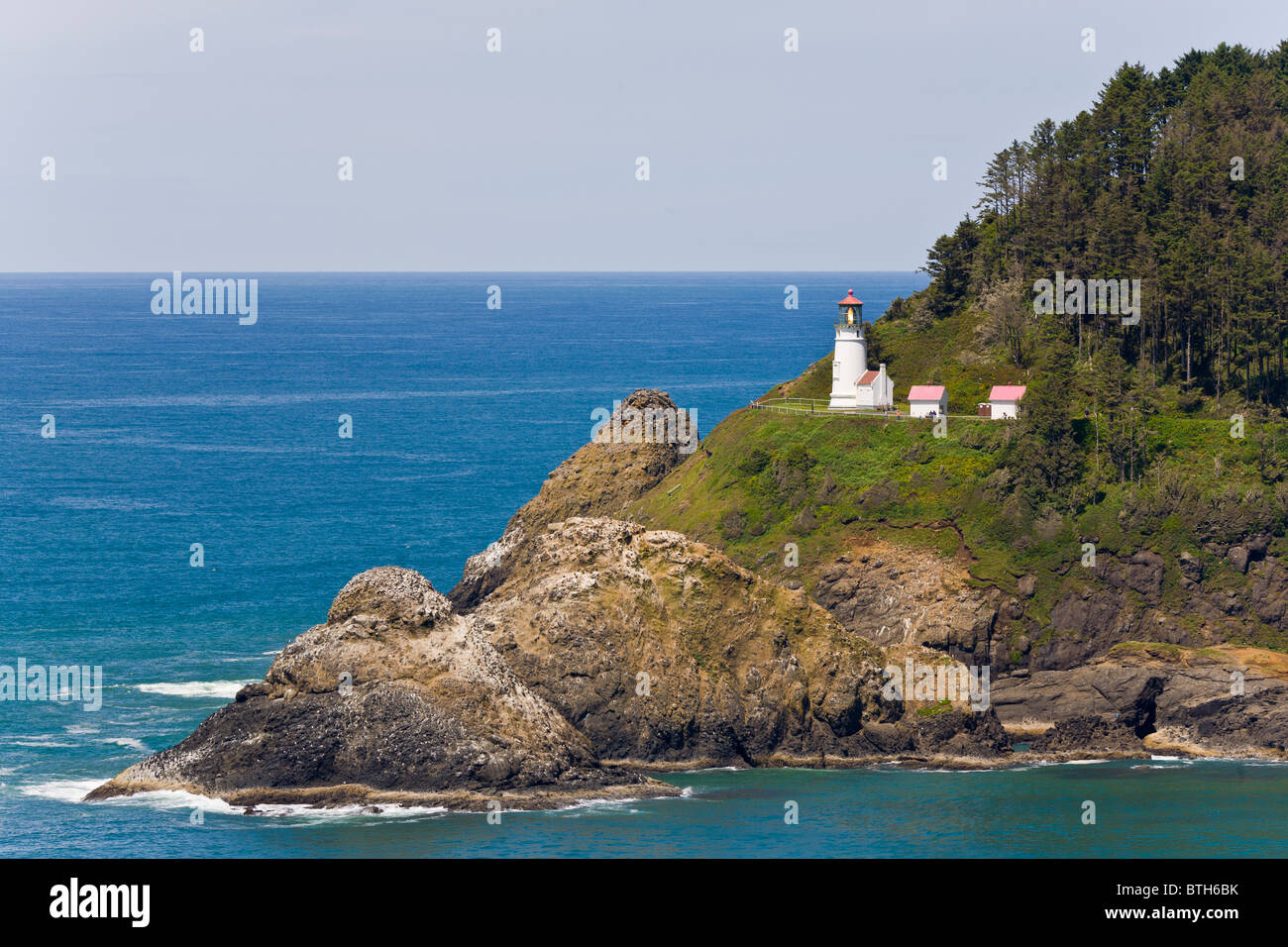 Heceta Head Lighthouse on the Pacific Ocean coast of Oregon Heceta Head ...