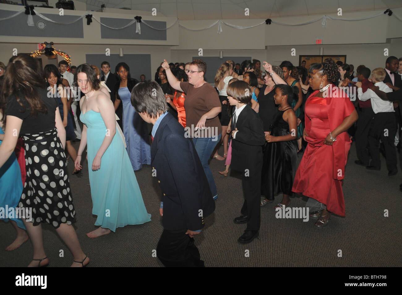 A new line dance in Riverdale Park, Maryland Stock Photo - Alamy