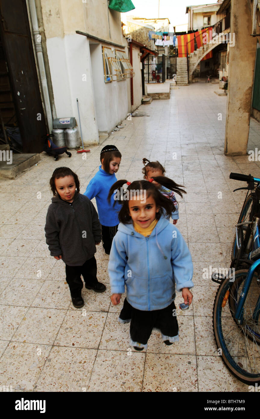Children playing jerusalem hi-res stock photography and images - Alamy