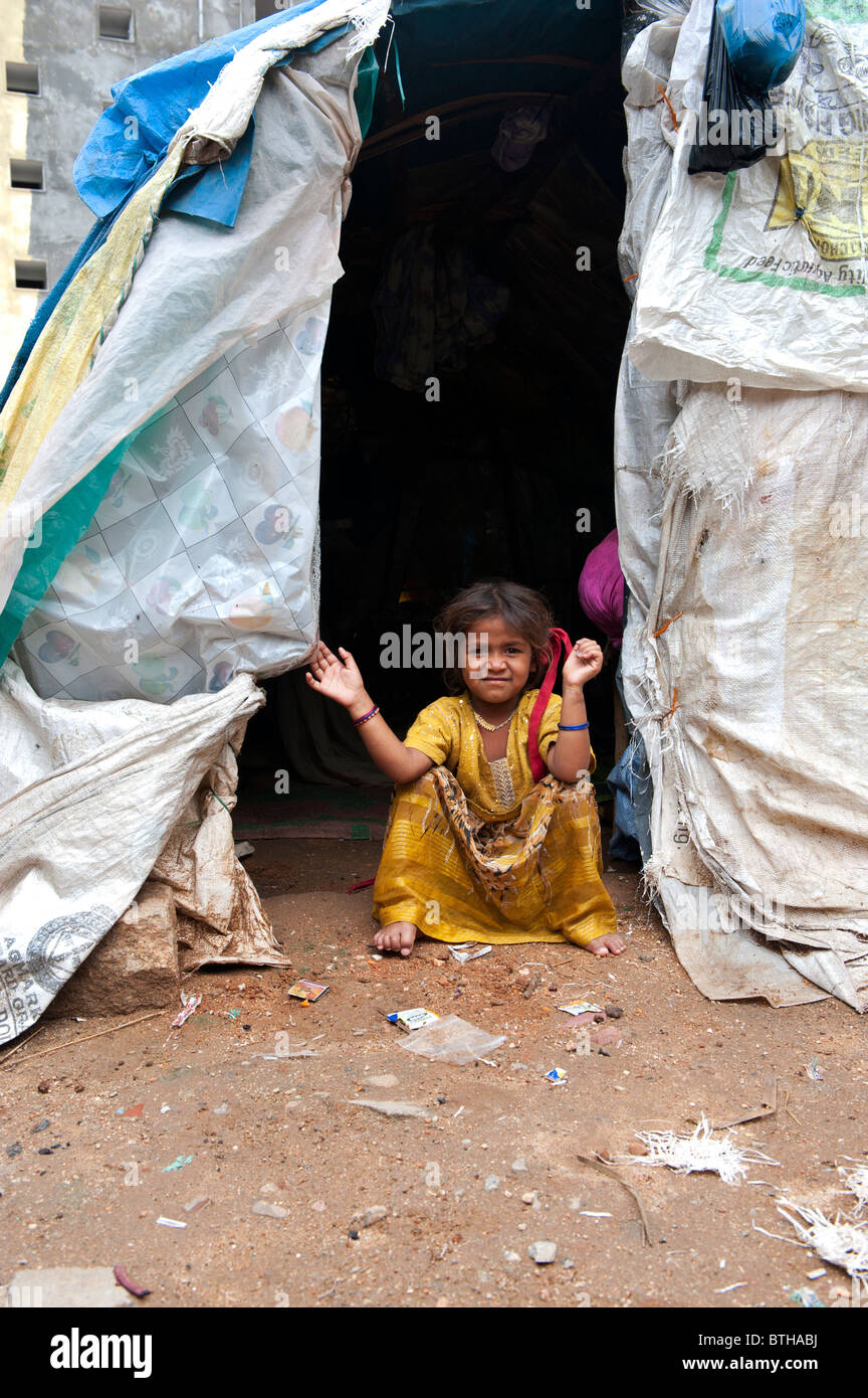 Poor poverty bender tent india hi-res stock photography and images - Alamy