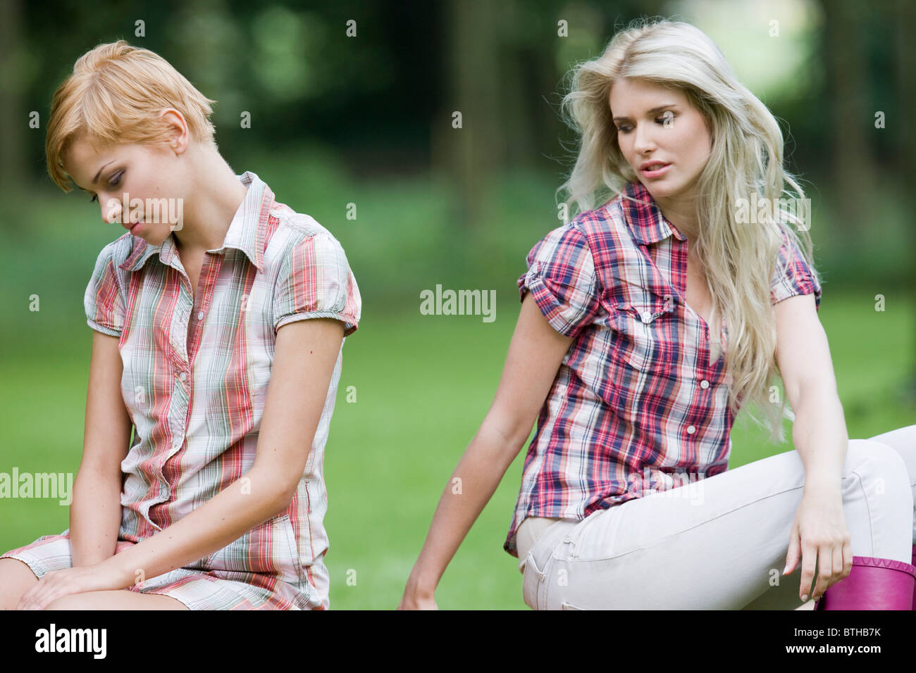 Adult sisters arguing hi-res stock photography and images - Alamy