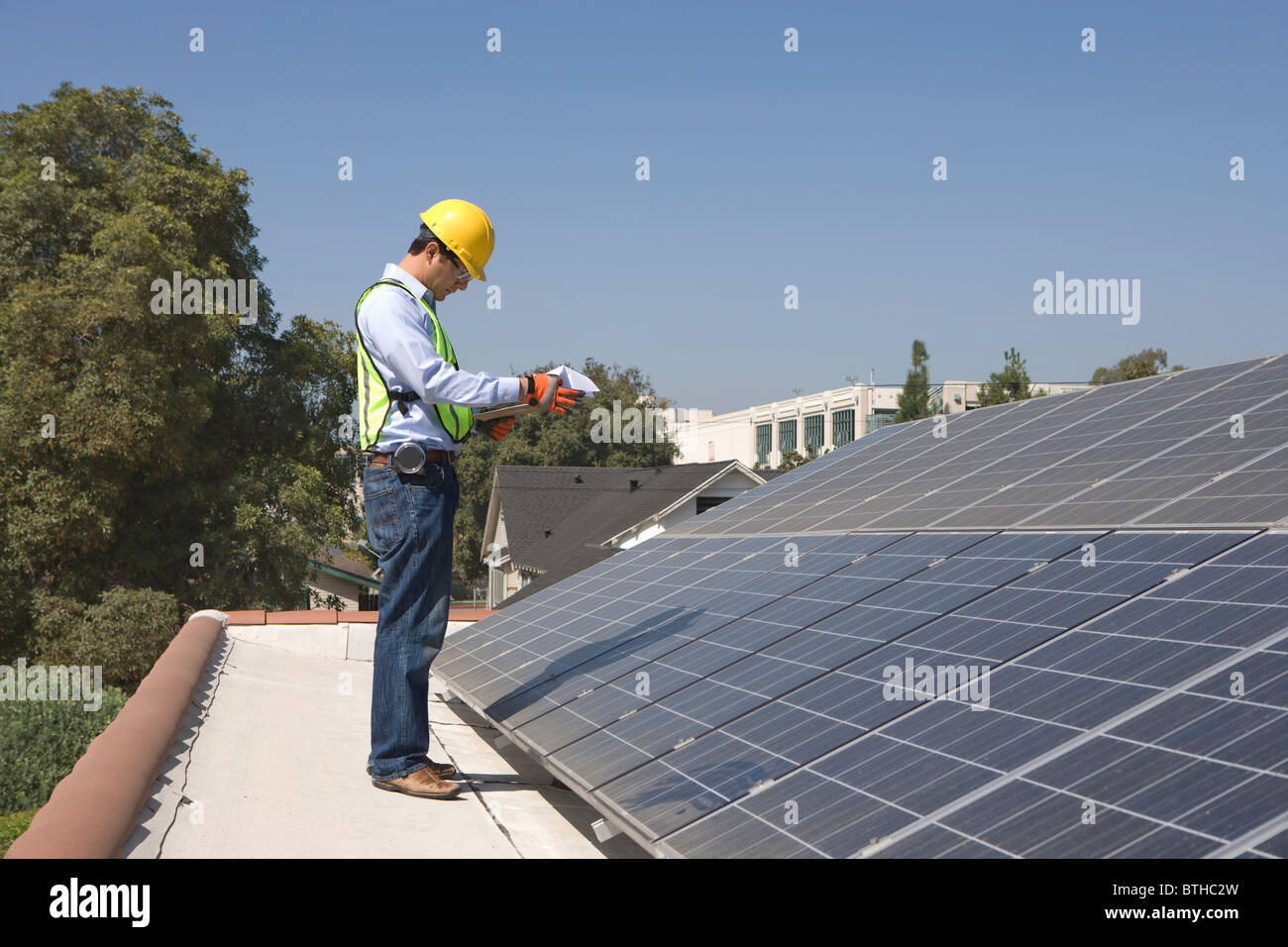 Rooftop solar array california hi-res stock photography and images - Alamy