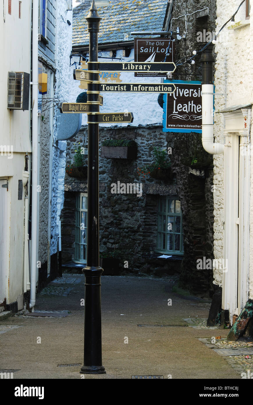 Looe cornwall sign hi-res stock photography and images - Alamy