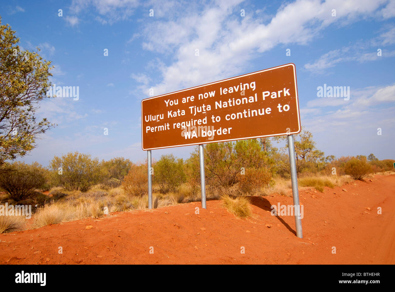Uluru pictures hi-res stock photography and images - Alamy