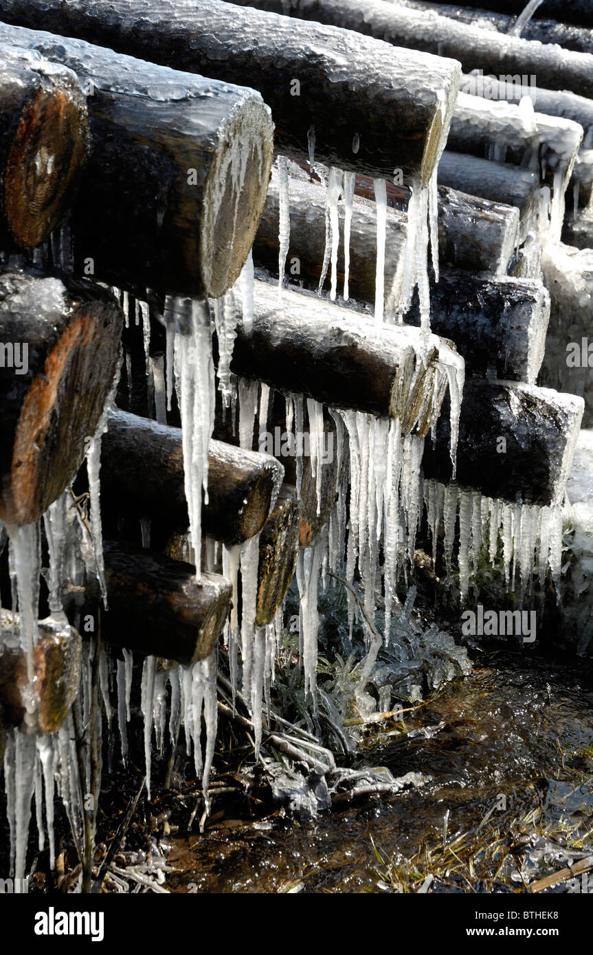 Car covered icicles temperatures hi-res stock photography and images ...