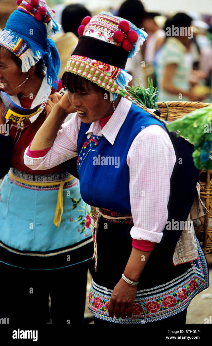 Colorful Bai woman in the local weekly market in Yunnan,China Stock ...