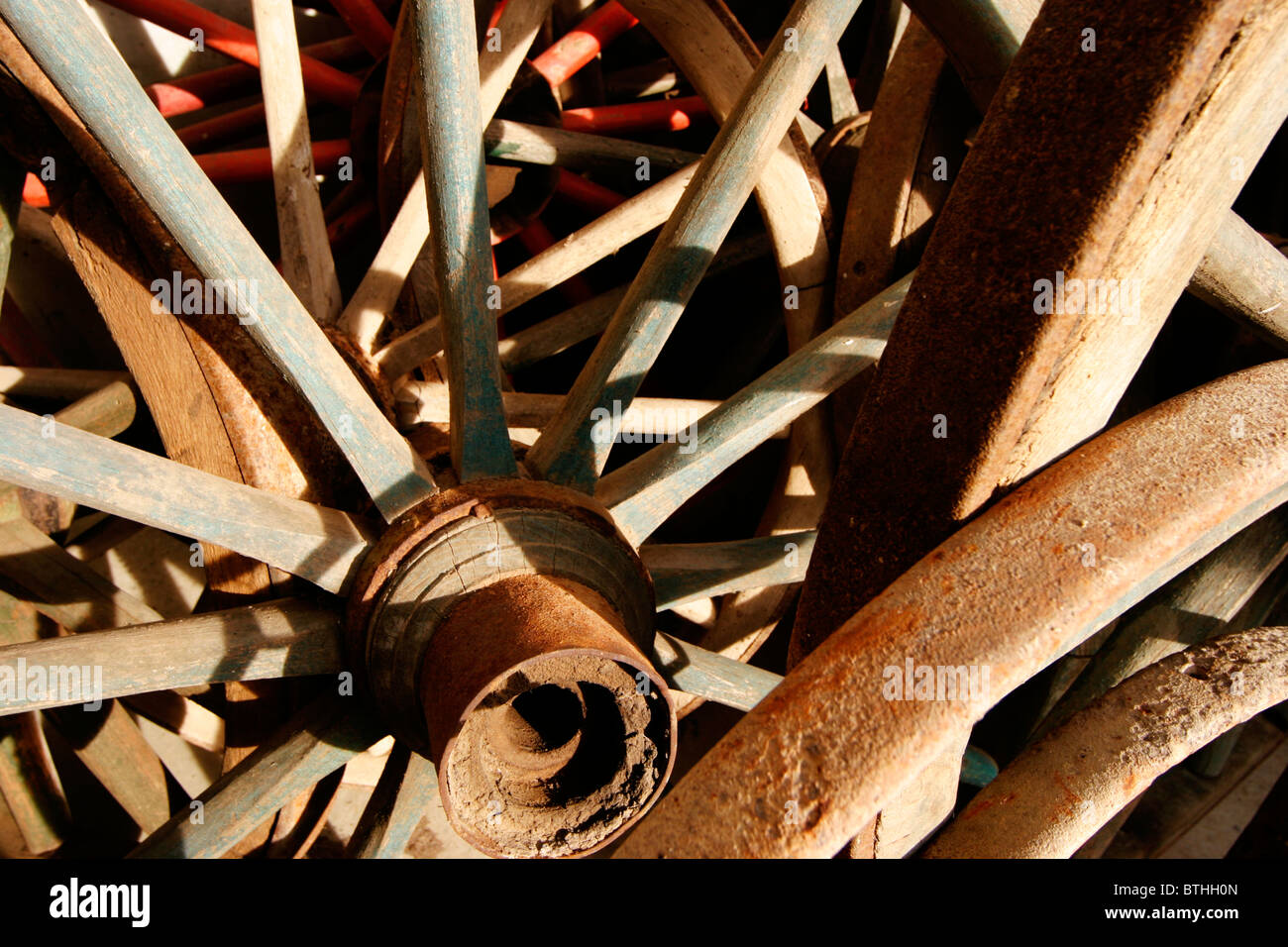 old wood wheels Stock Photo - Alamy