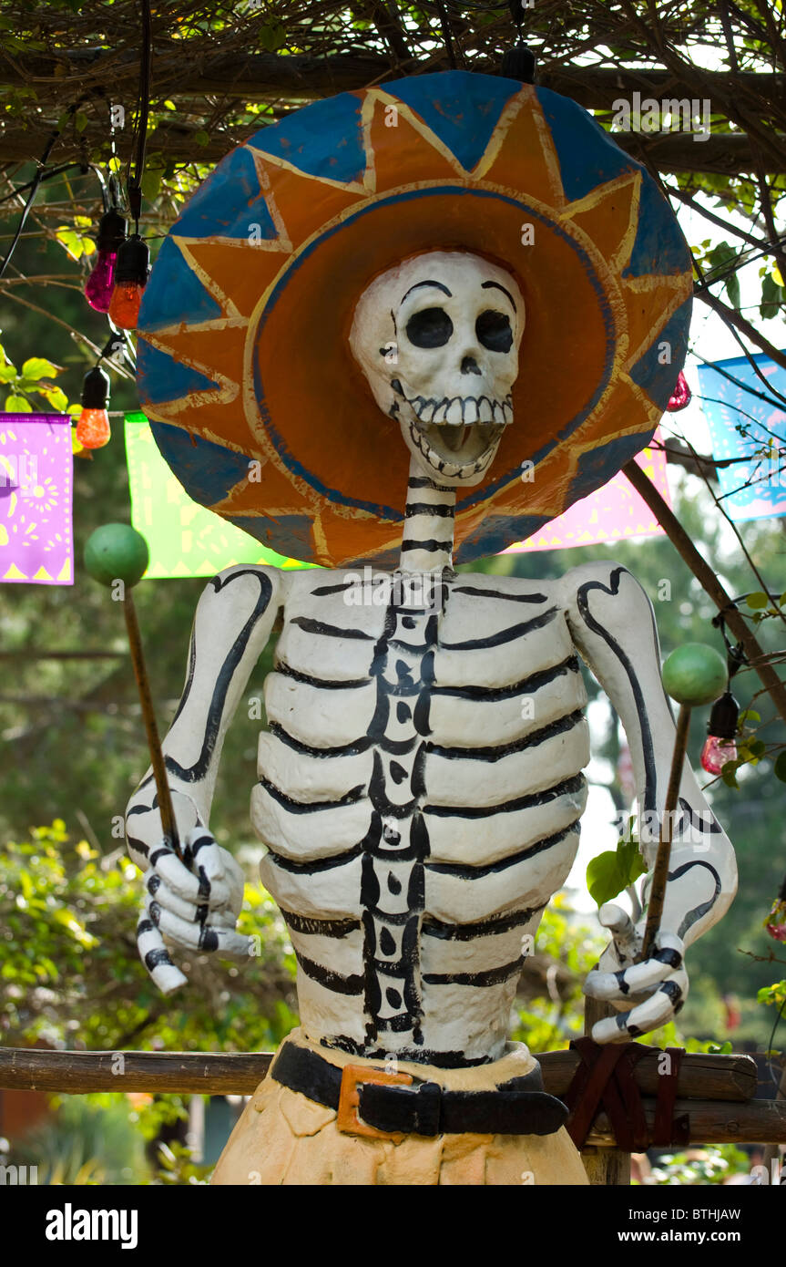 Skeleton Mexican Folk Death Art Stock Photo - Alamy