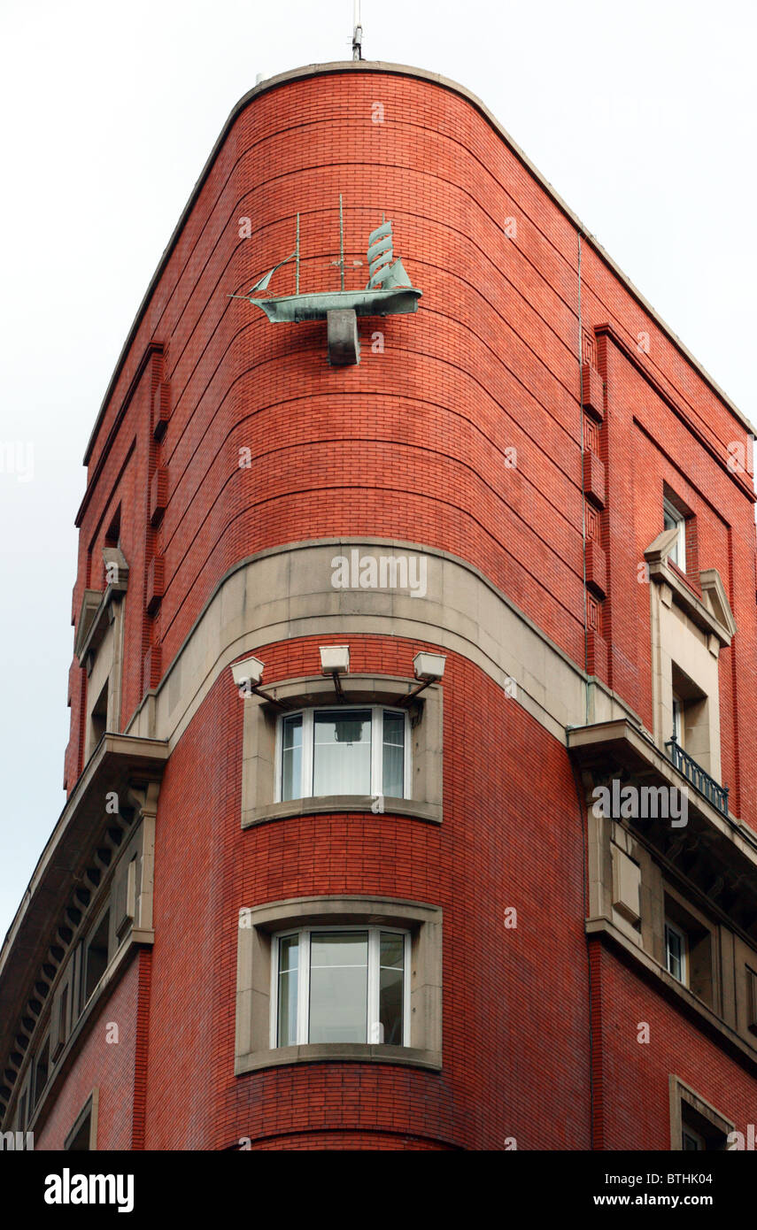 Triangular shaped building hi-res stock photography and images - Alamy