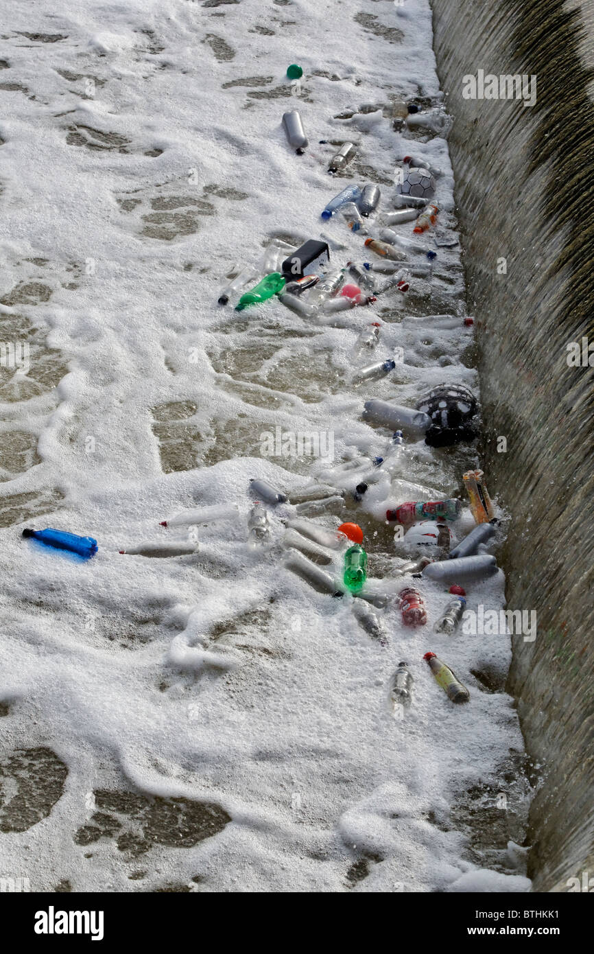 Rubbish In Water High Resolution Stock Photography and Images - Alamy