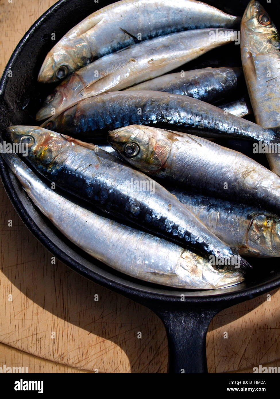 Whole fresh sardines hi-res stock photography and images - Alamy