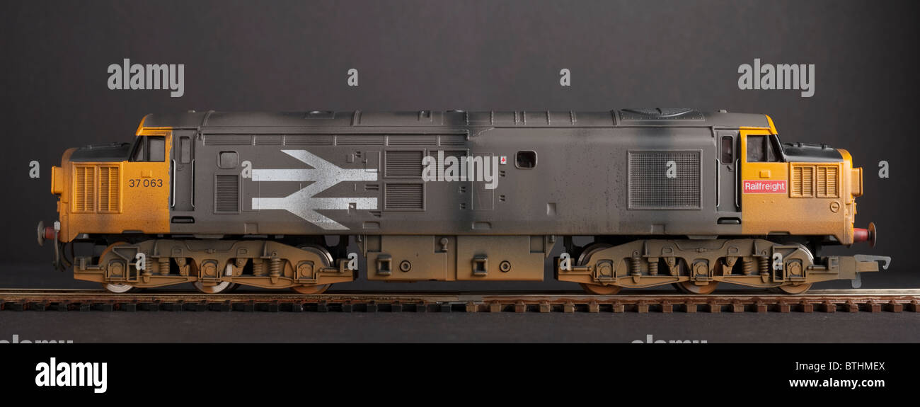Class 37 Diesel Locomotive, BR Railfreight Livery Stock Photo - Alamy