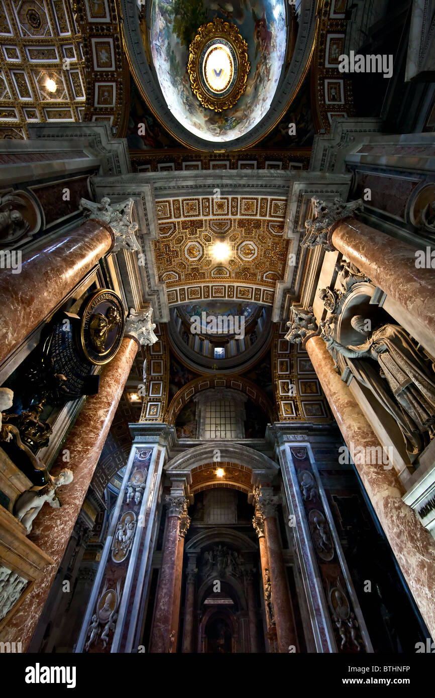 inside St. Peter's basilica, Rome, Italy. Vatican City, Vatican Museum ...