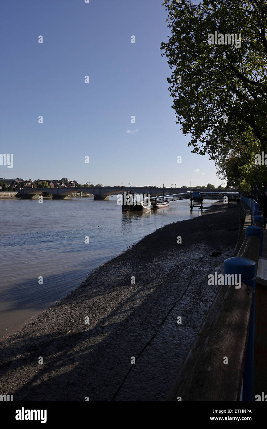 Putney embankment hi-res stock photography and images - Alamy