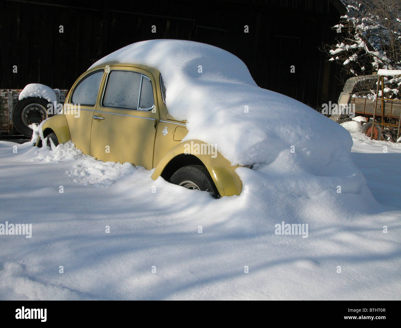 Cars in the snow Stock Photo - Alamy