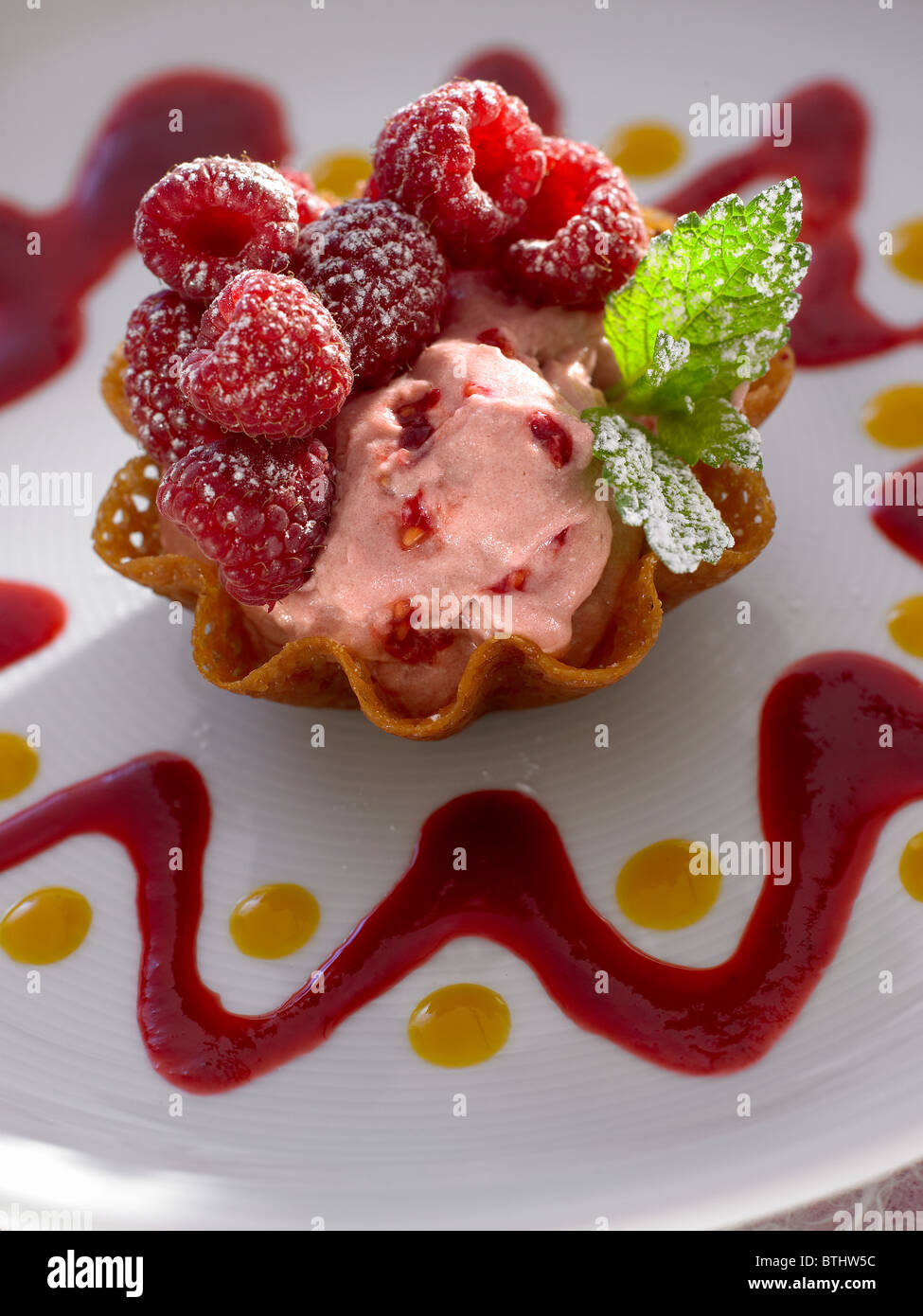 brandy snap dessert Stock Photo - Alamy