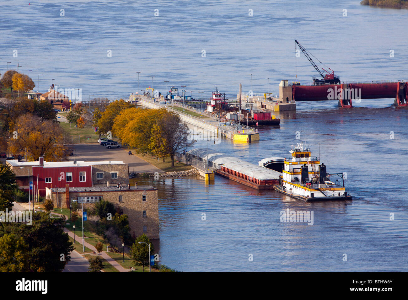 Towboat barge mississippi river hi-res stock photography and images - Alamy