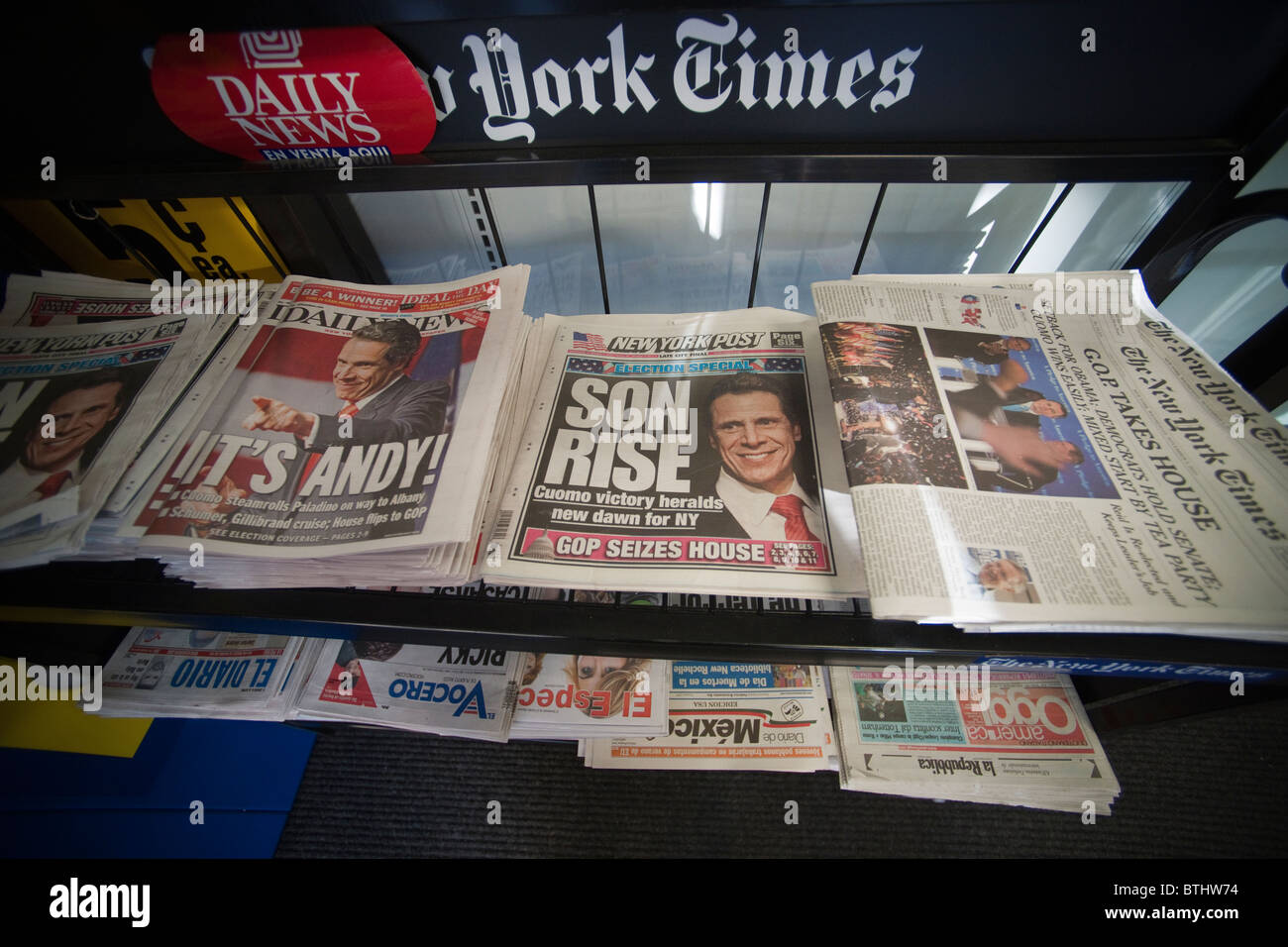 Broadsheet Newspapers High Resolution Stock Photography and Images - Alamy