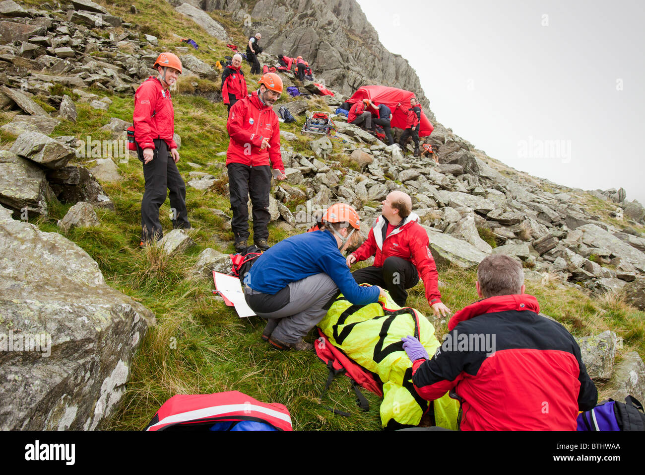 First aid rescue team hi-res stock photography and images - Alamy