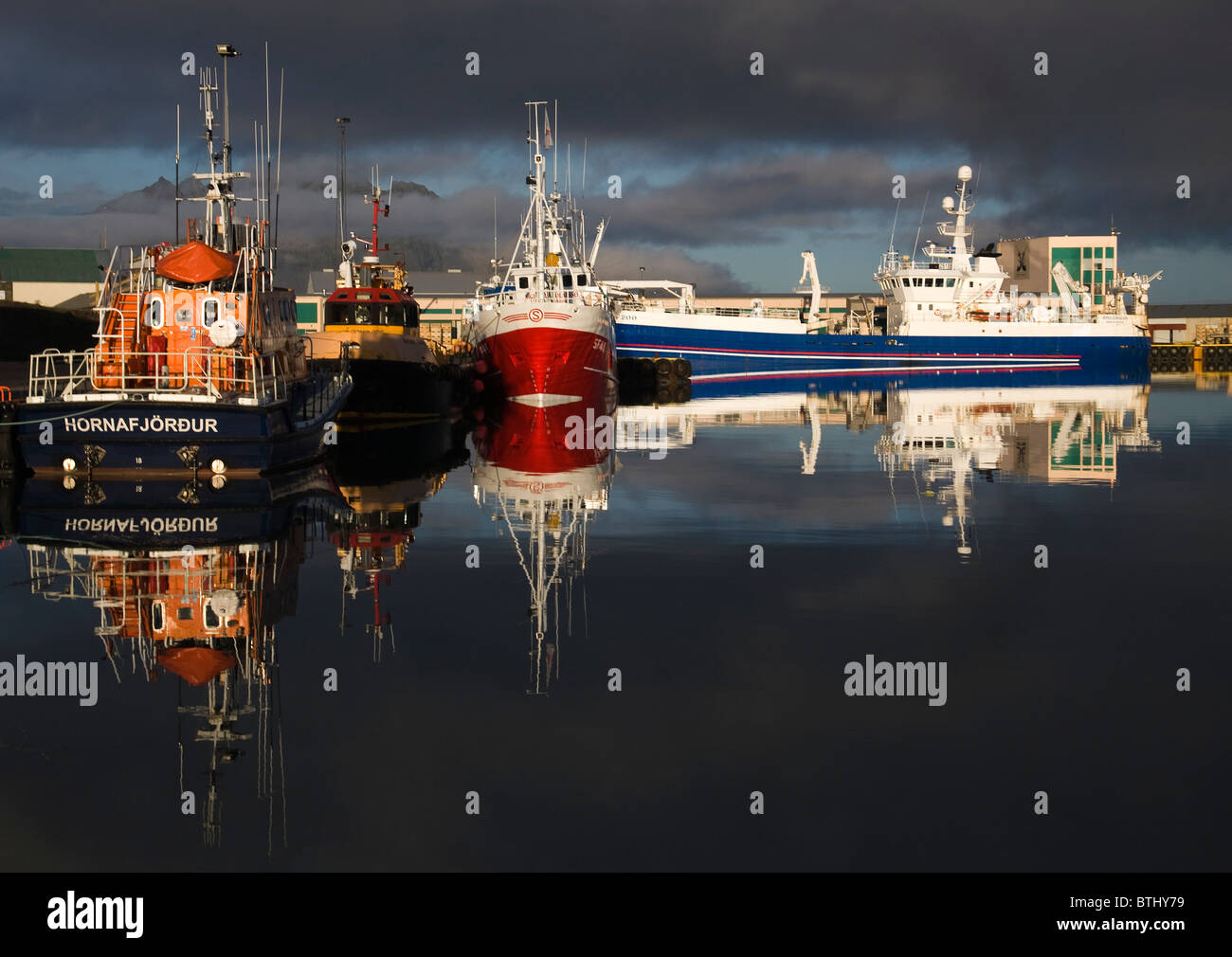 Harbour waterfall hi-res stock photography and images - Alamy