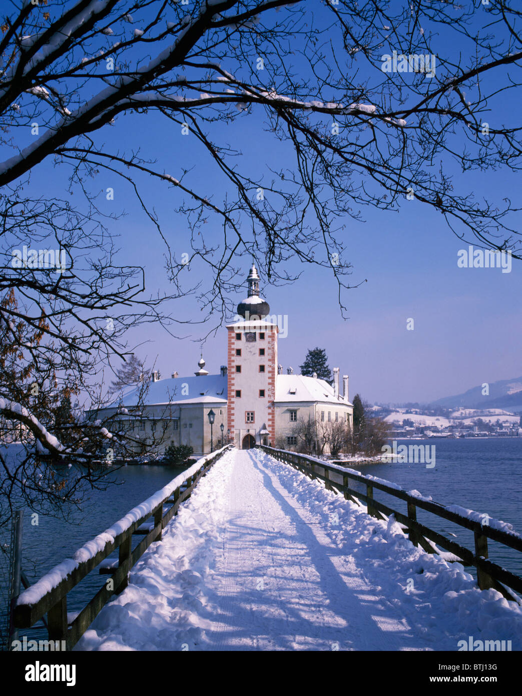 Orth castle traunlake hi-res stock photography and images - Alamy