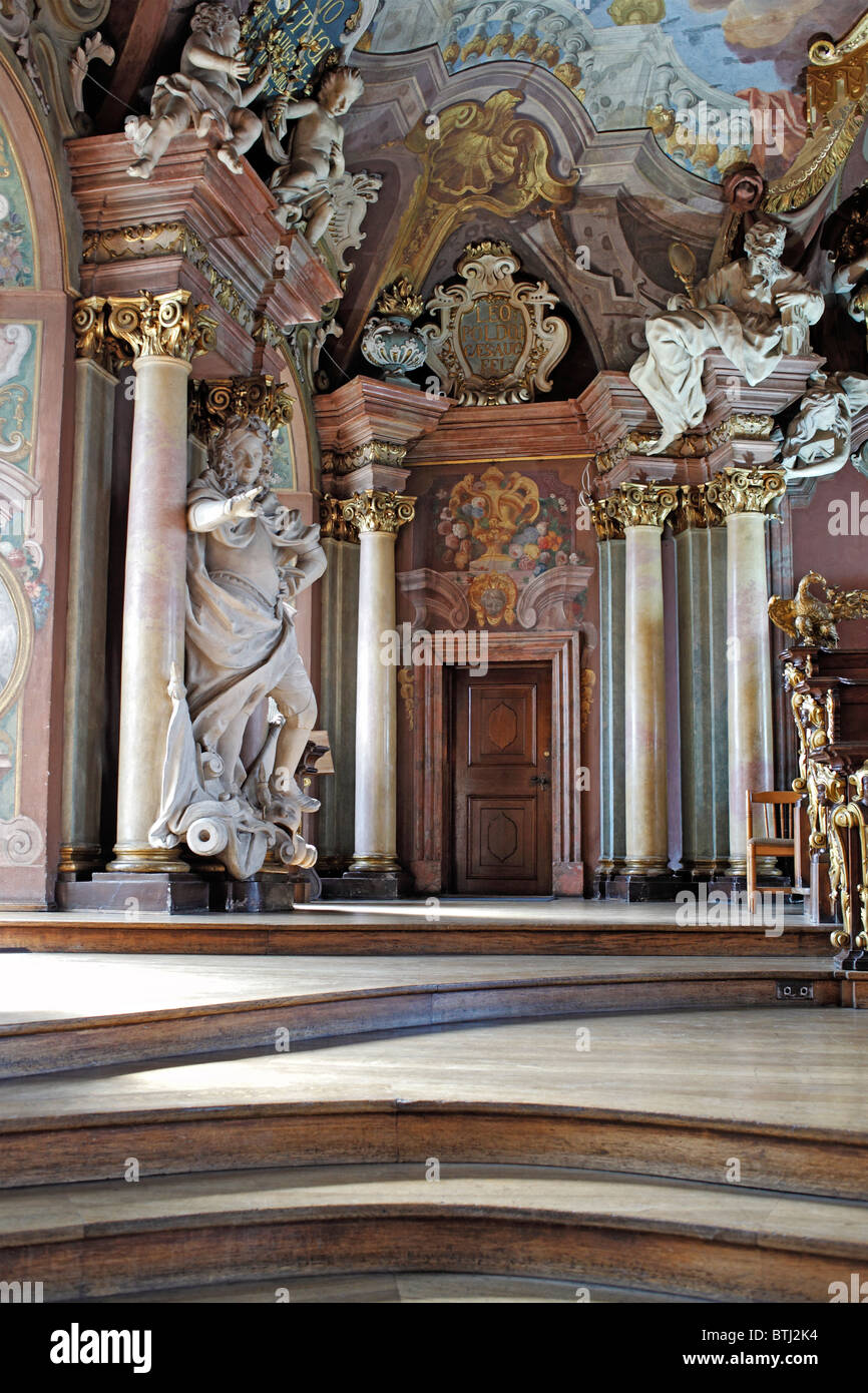 Aula aula hi-res stock photography and images - Alamy