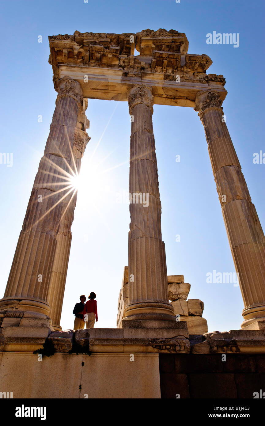 Altar zeus hi-res stock photography and images - Alamy