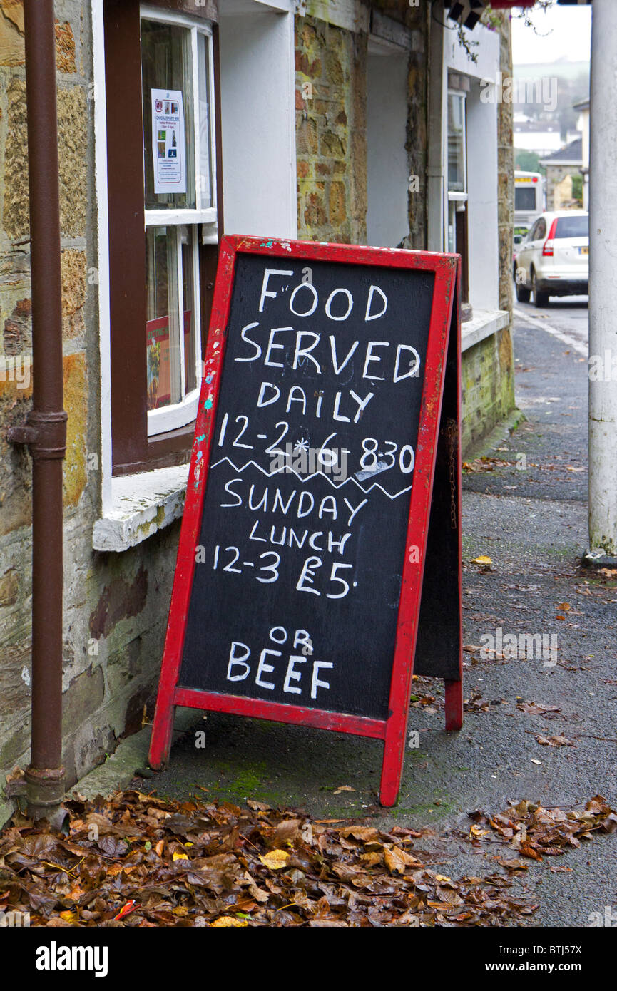 Pub food uk hi-res stock photography and images - Alamy