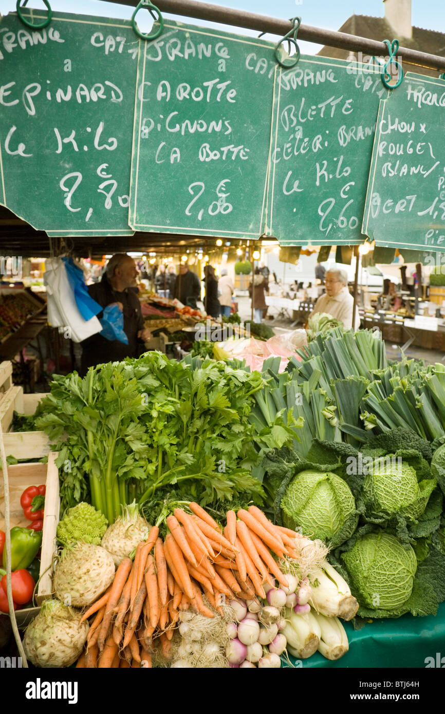 Market stall signs hi-res stock photography and images - Alamy