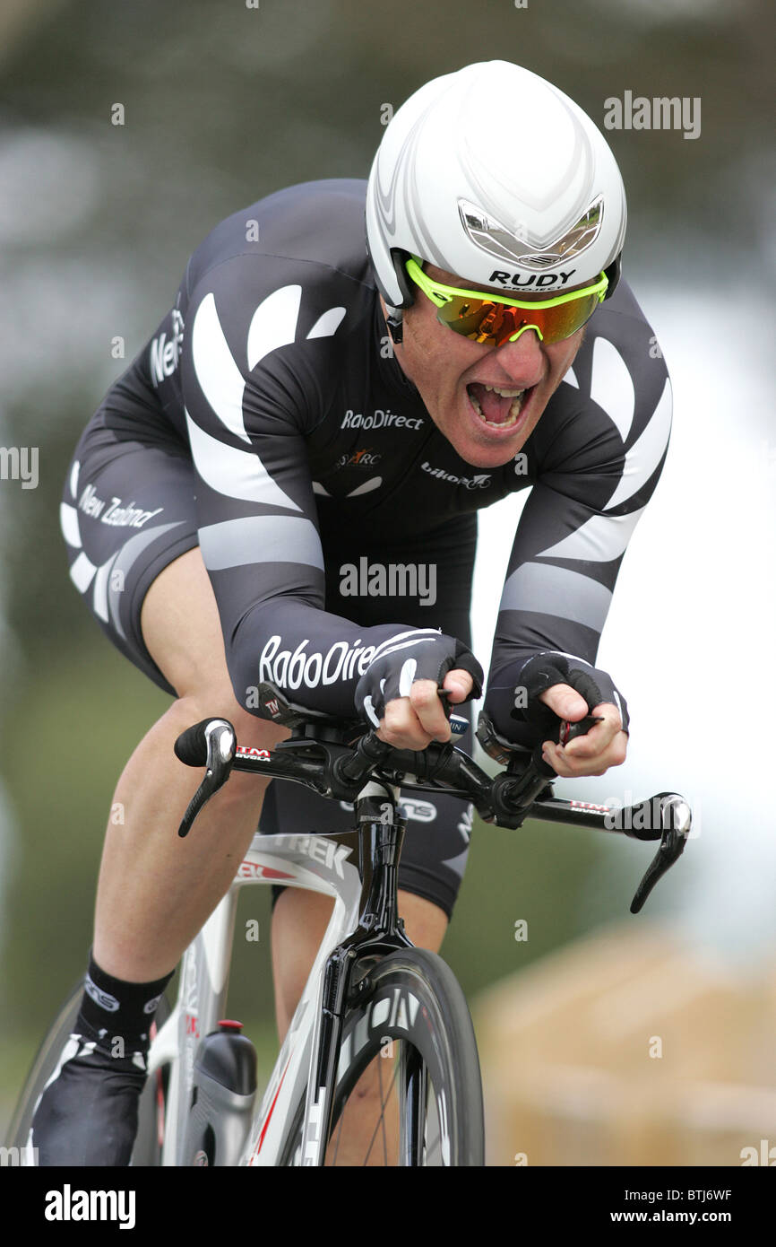 Gordon McCauley of New Zealand (NZL) racing to 37th place in the Elite ...