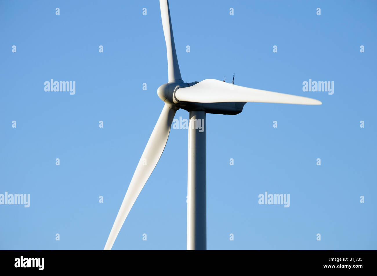 Land Based Wind Turbine Stock Photo - Alamy