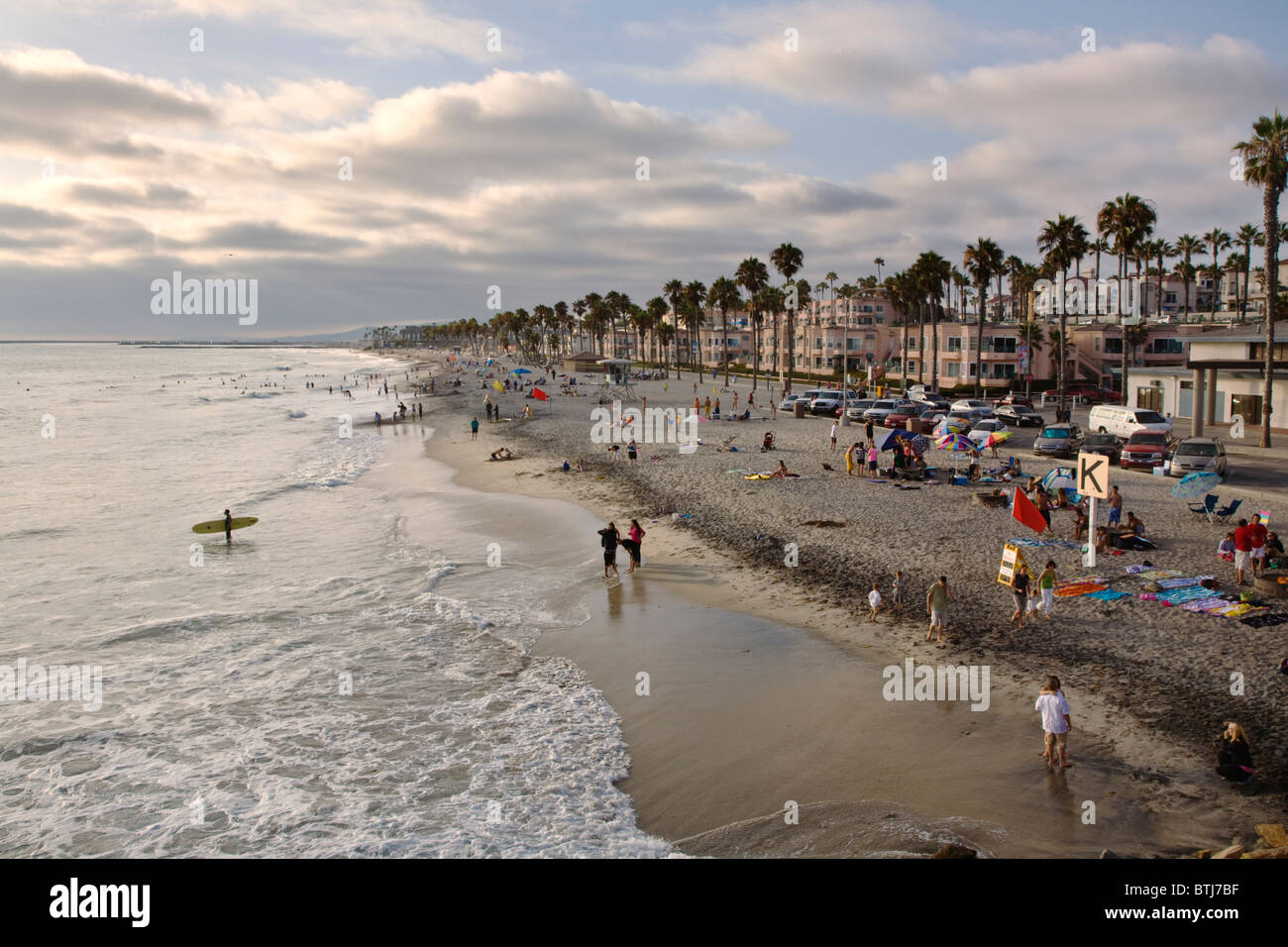 Summer wharf and sea beach hi-res stock photography and images - Alamy