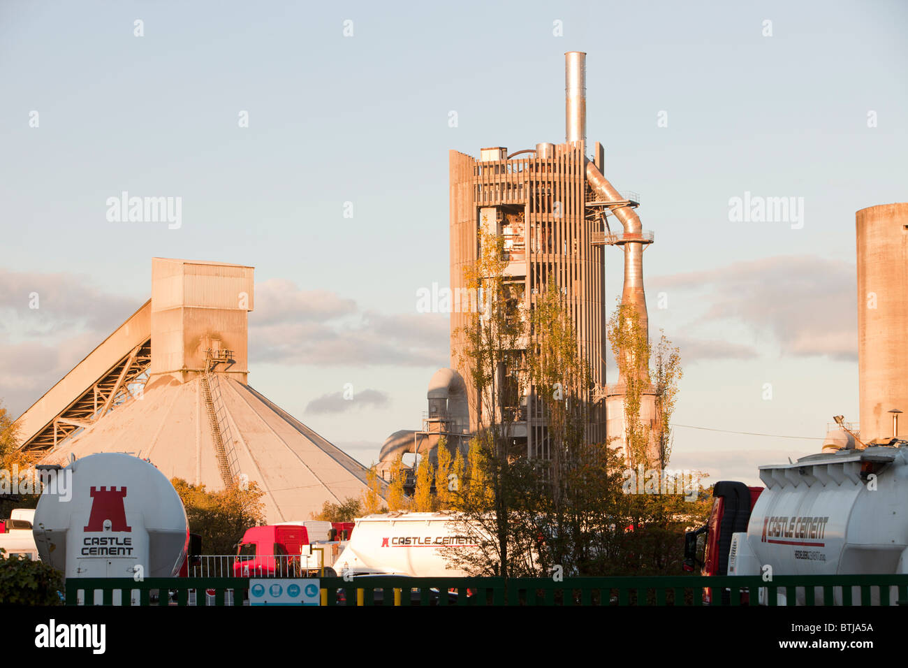 Clitheroe cement hi-res stock photography and images - Alamy