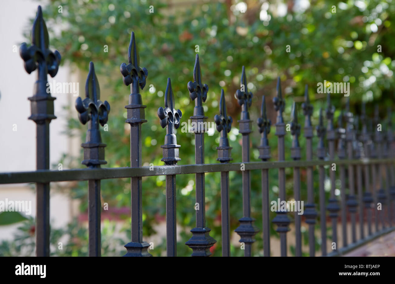 Spiked gate hi-res stock photography and images - Alamy