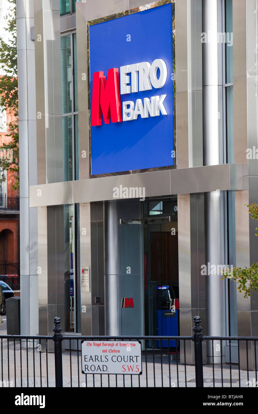 Metro Bank Logo Stock Photos & Metro Bank Logo Stock Images - Alamy
