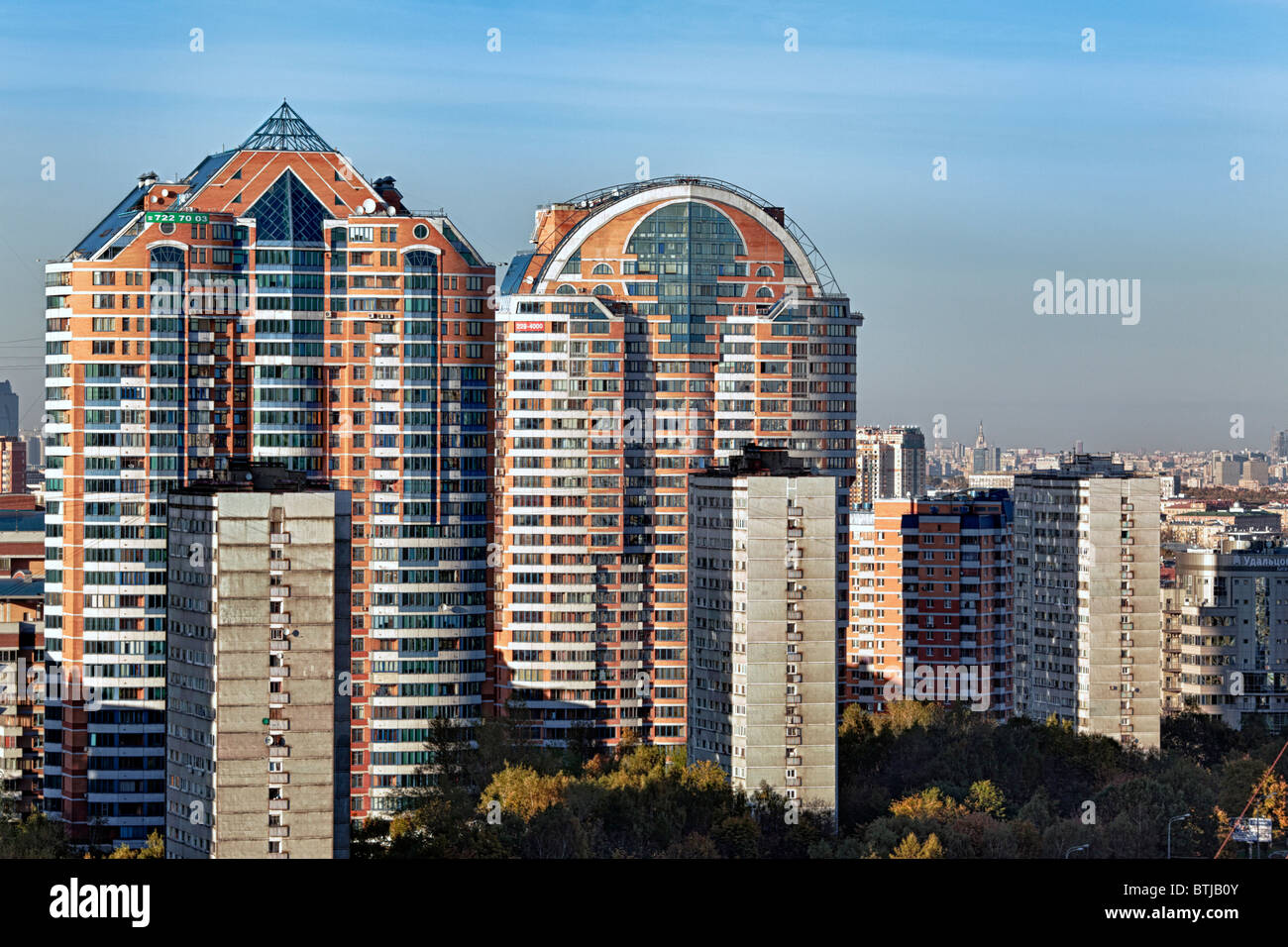Eastern european apartment building hi-res stock photography and images ...