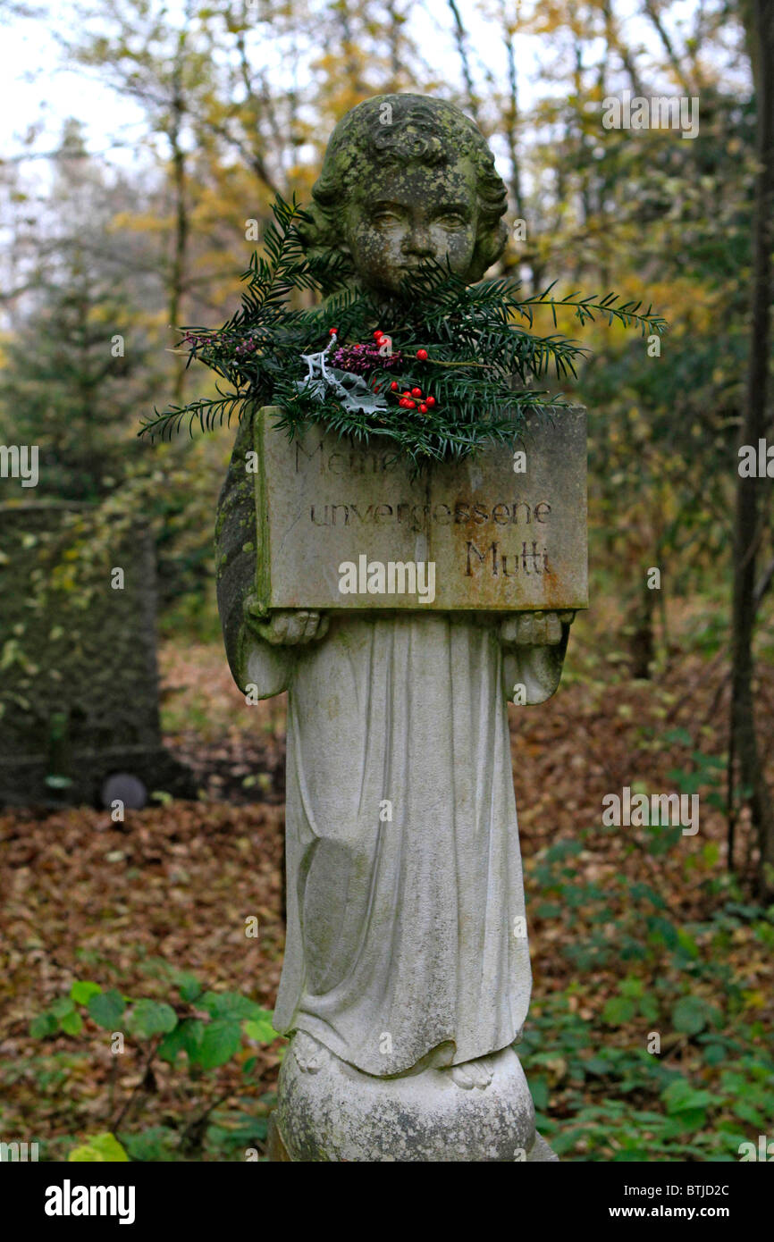 Saints grave hi-res stock photography and images - Alamy