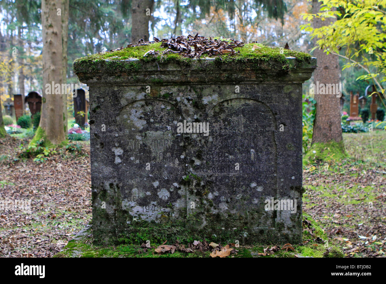 Saints grave hi-res stock photography and images - Alamy