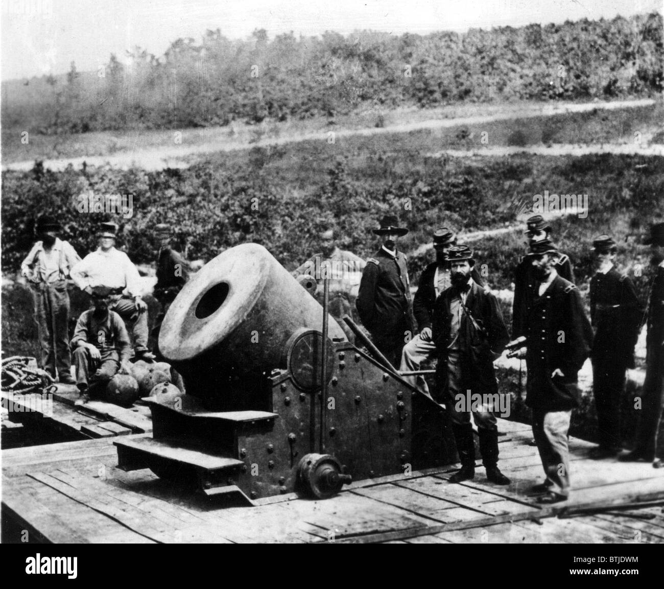 CIVIL WAR-The Dictator, a1 13-inch mortar in front of Petersburg Stock ...