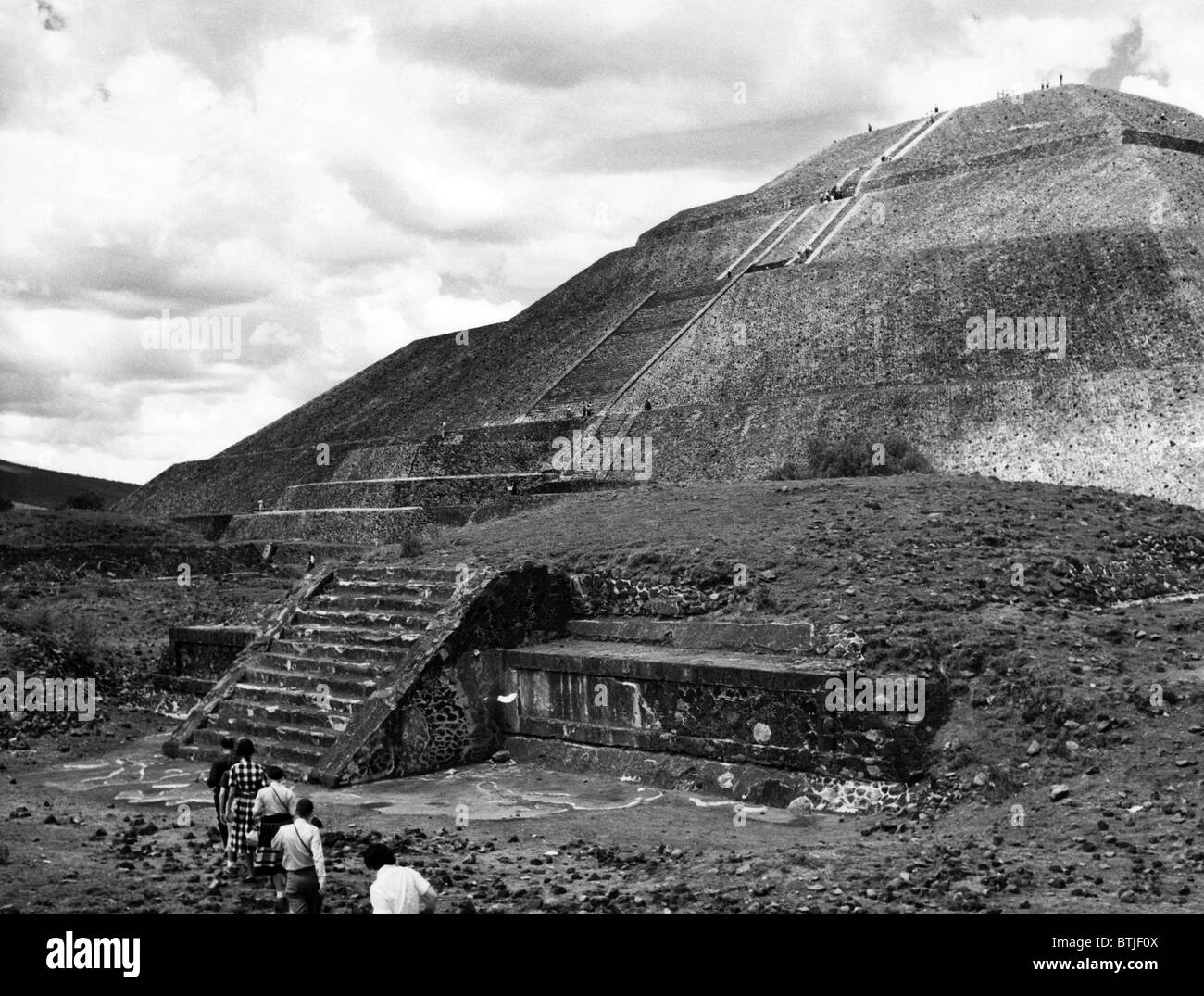 Pyramid of the Sun, in the pre-Aztec city of Teotihuacan in Mexico ...