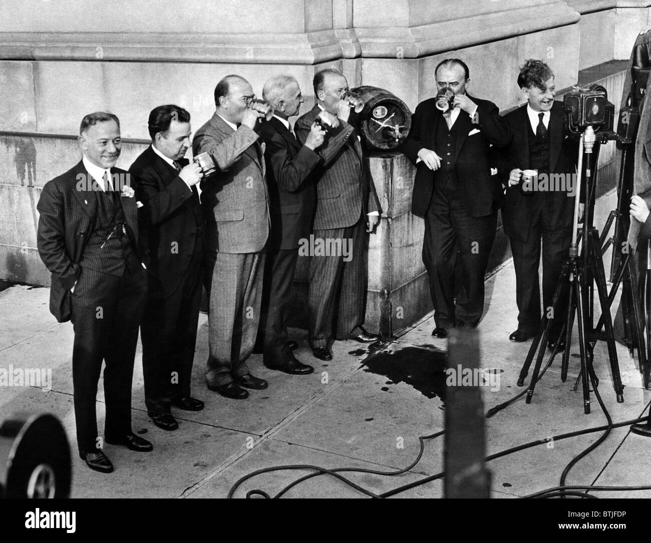 Prohibition: Wet Congressmen drinking beer outside the Capitol, the day ...