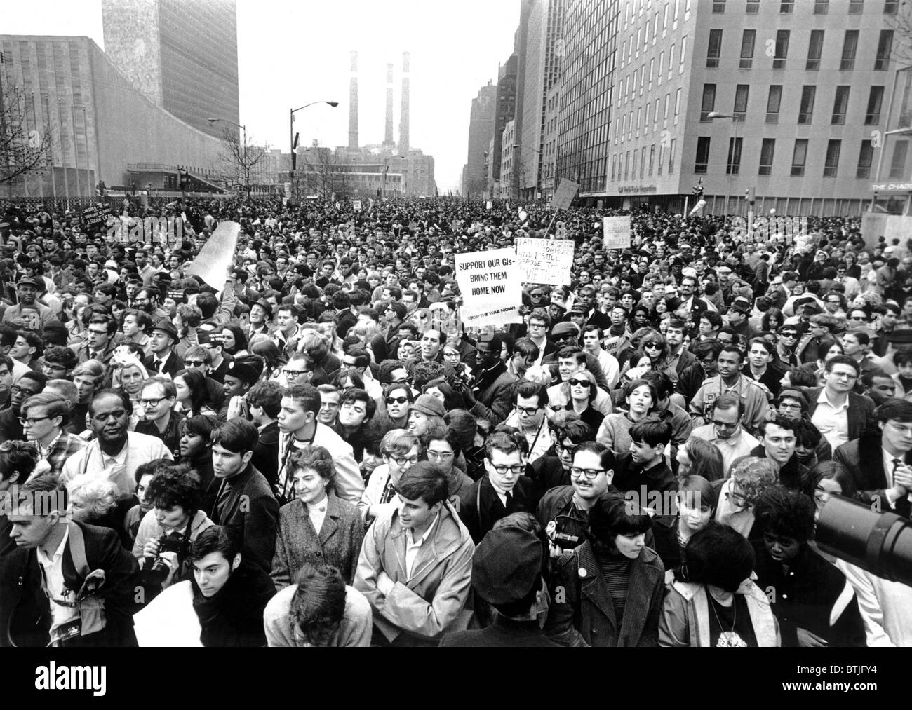 Anti-Vietnam War demonstration outside the United Nations Building, New ...