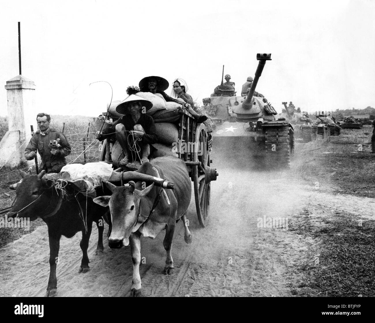 U.S. Tanks behind a South Vietnamese ox cart, Trung Lap, South Vietnam ...