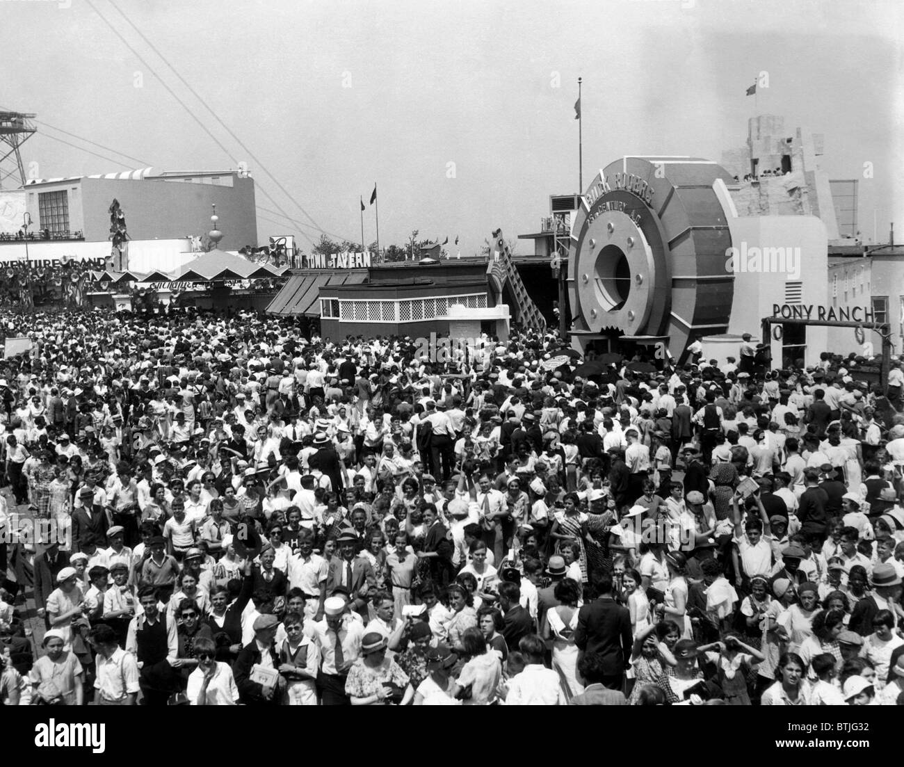 Crowds at the World's Fair, Chicago, Illinois, 1934 Stock Photo - Alamy